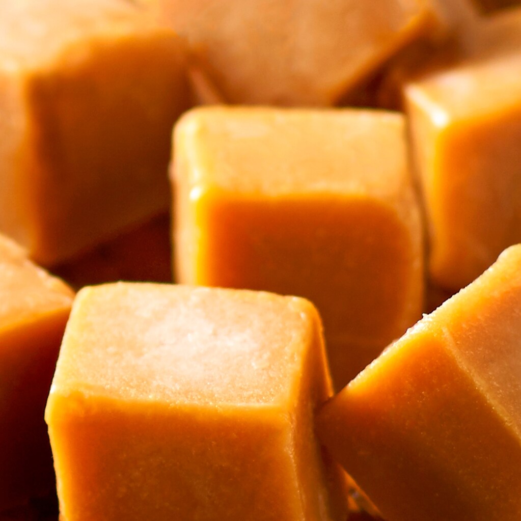 Vanilla Fudge Bag | Toffee & Fudge | Thorntons